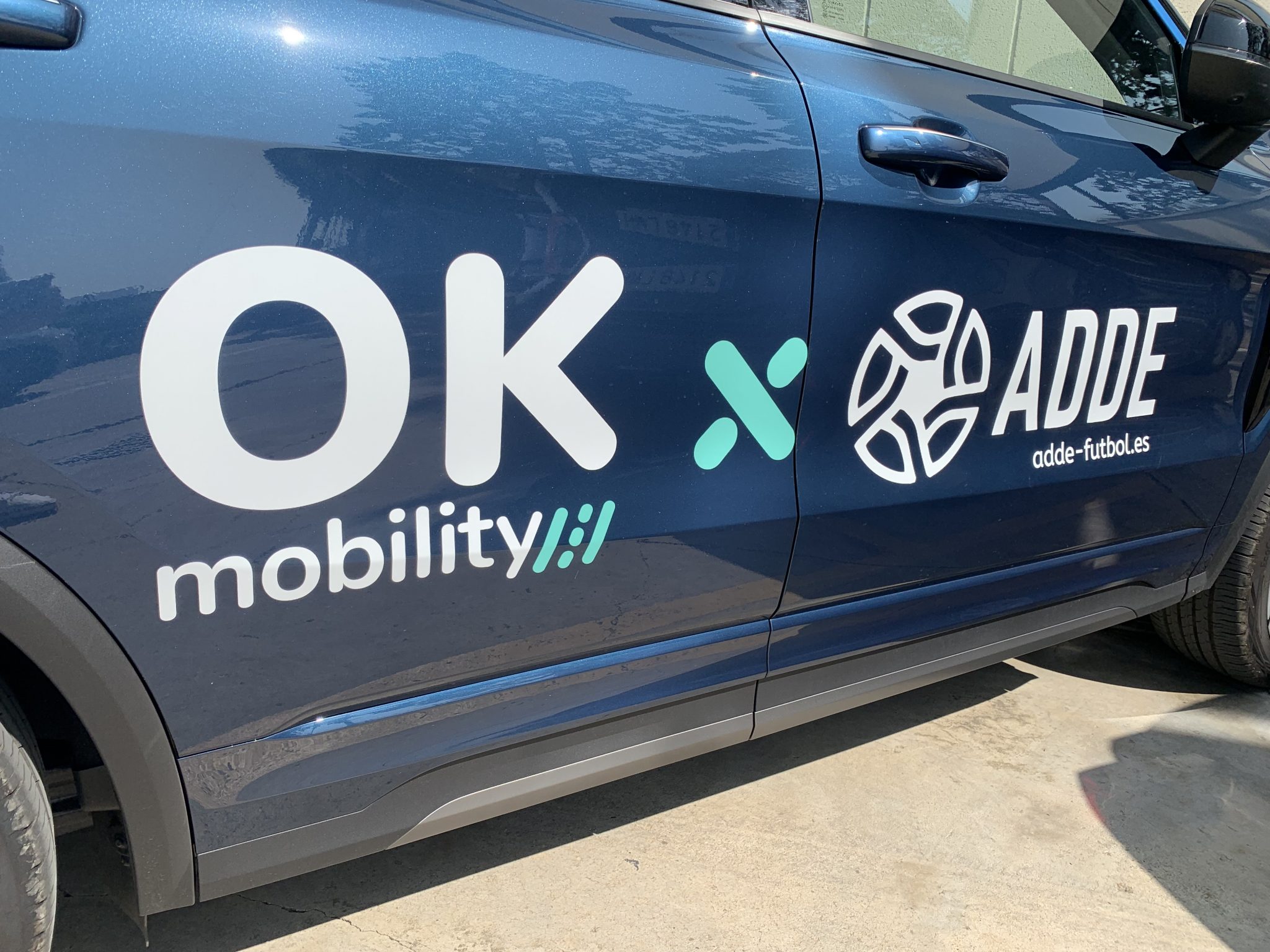 OK Mobility entrega a la ADDE su nuevo vehículo oficial. - Asociación ...